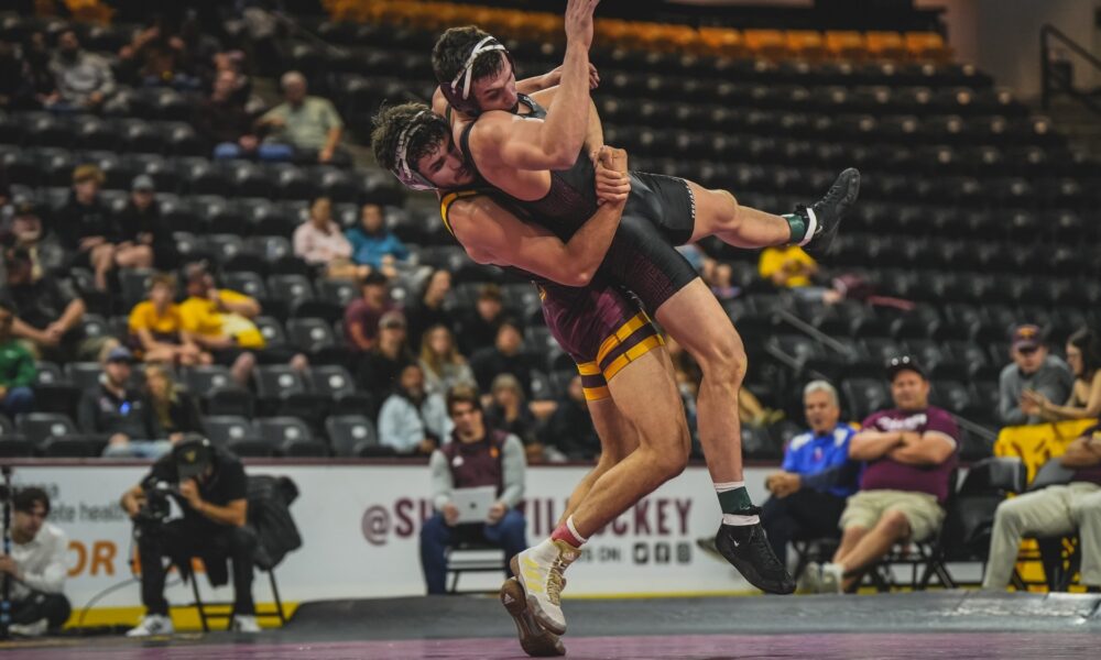 Valencia Earns Second Pac-12 Wrestler of the Week Honor – 520 Sports Talk